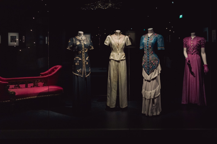 Backstage » SHOCKING ! LES MONDES SURRÉALISTES D’ELSA SCHIAPARELLI ...