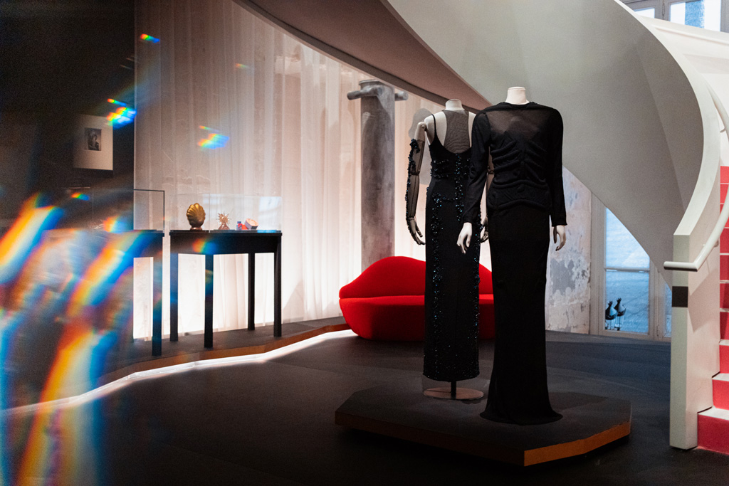 Backstage » SHOCKING ! LES MONDES SURRÉALISTES D’ELSA SCHIAPARELLI ...