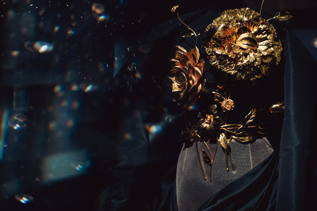 Backstage » SHOCKING ! LES MONDES SURRÉALISTES D’ELSA SCHIAPARELLI ...